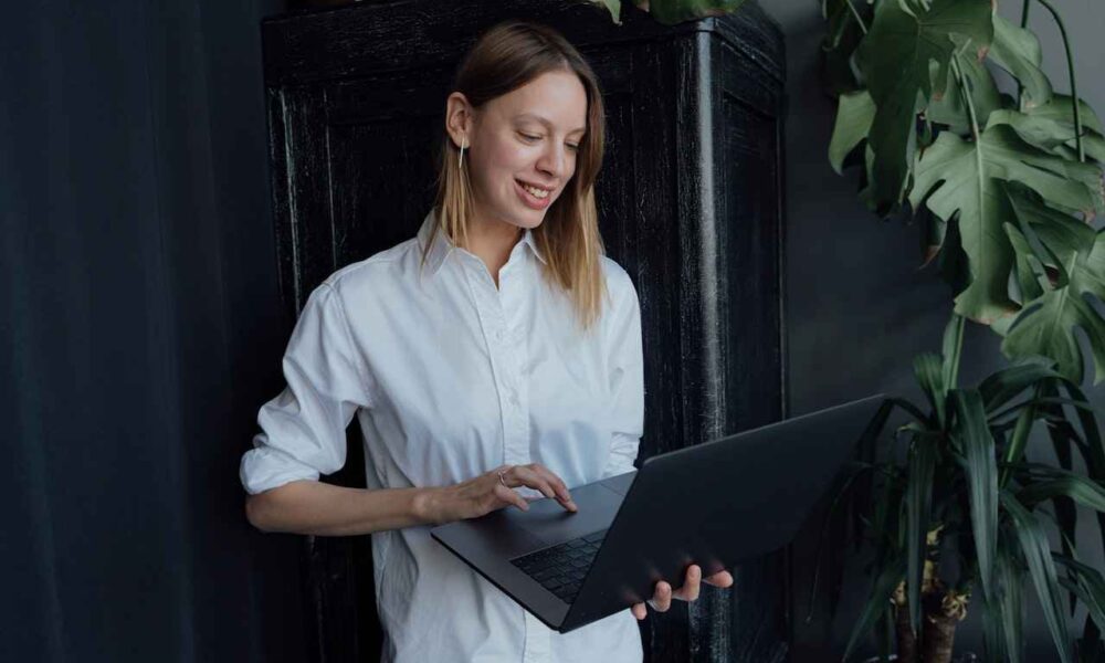 Open Work Permit Applications For U.S. H-1B Visas | CIN